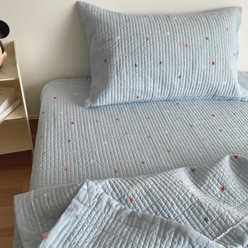 Star Print Cotton Quilt | Lightweight & Breathable Bedding